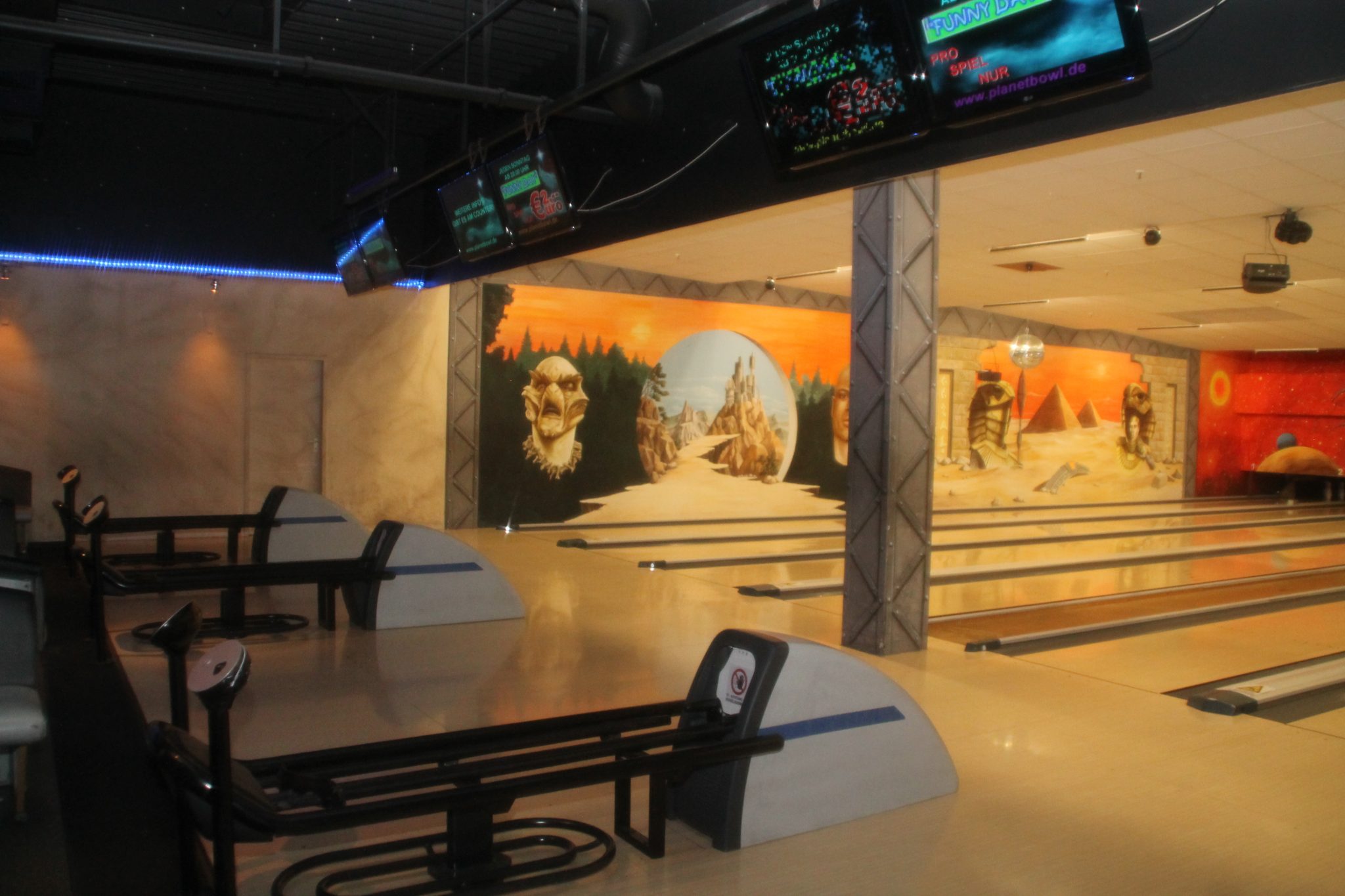 PLANET BOWL – …bowling is our life!
